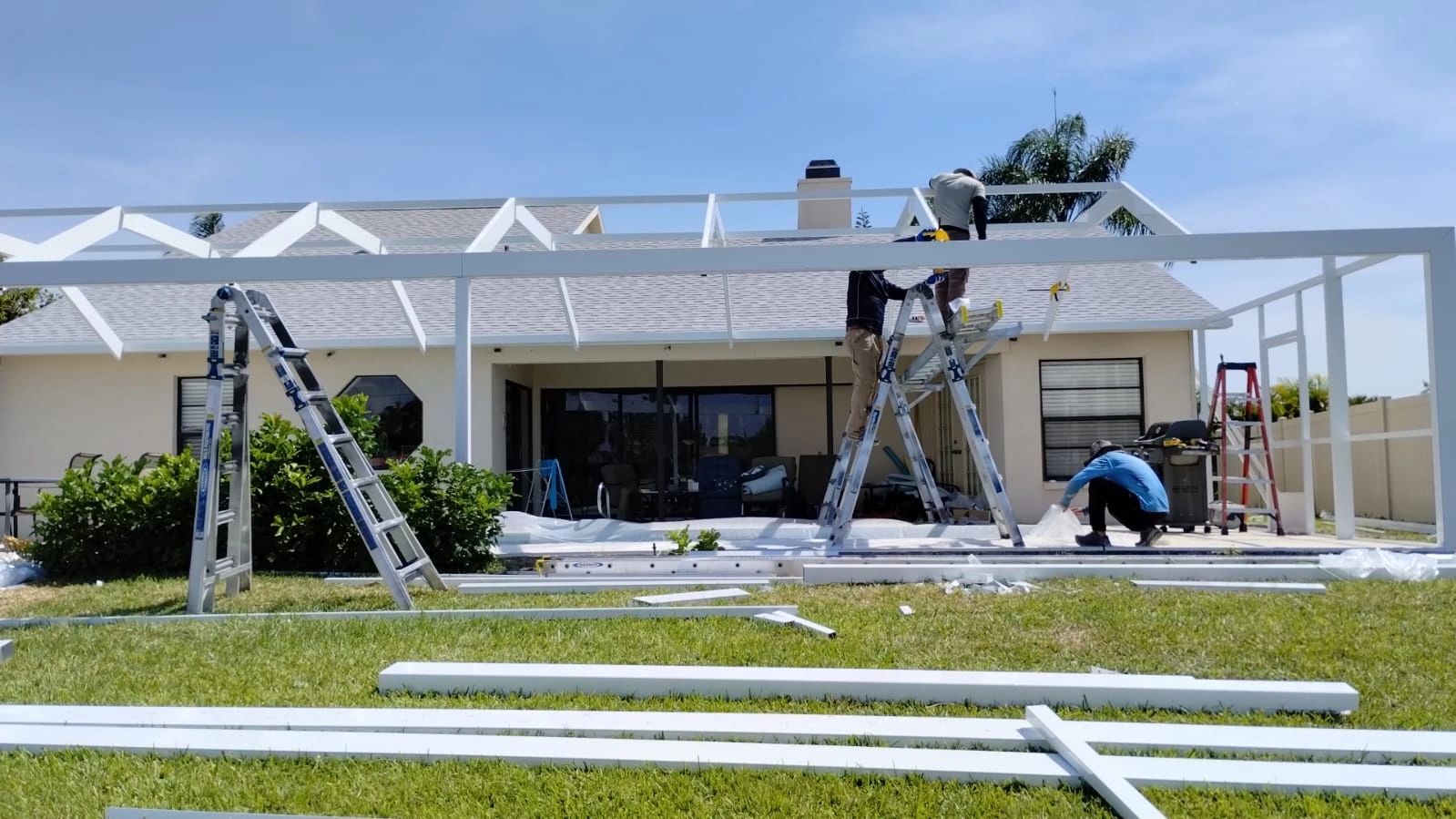 Expert in Pool Enclosures & Custom Pool Cage Installation