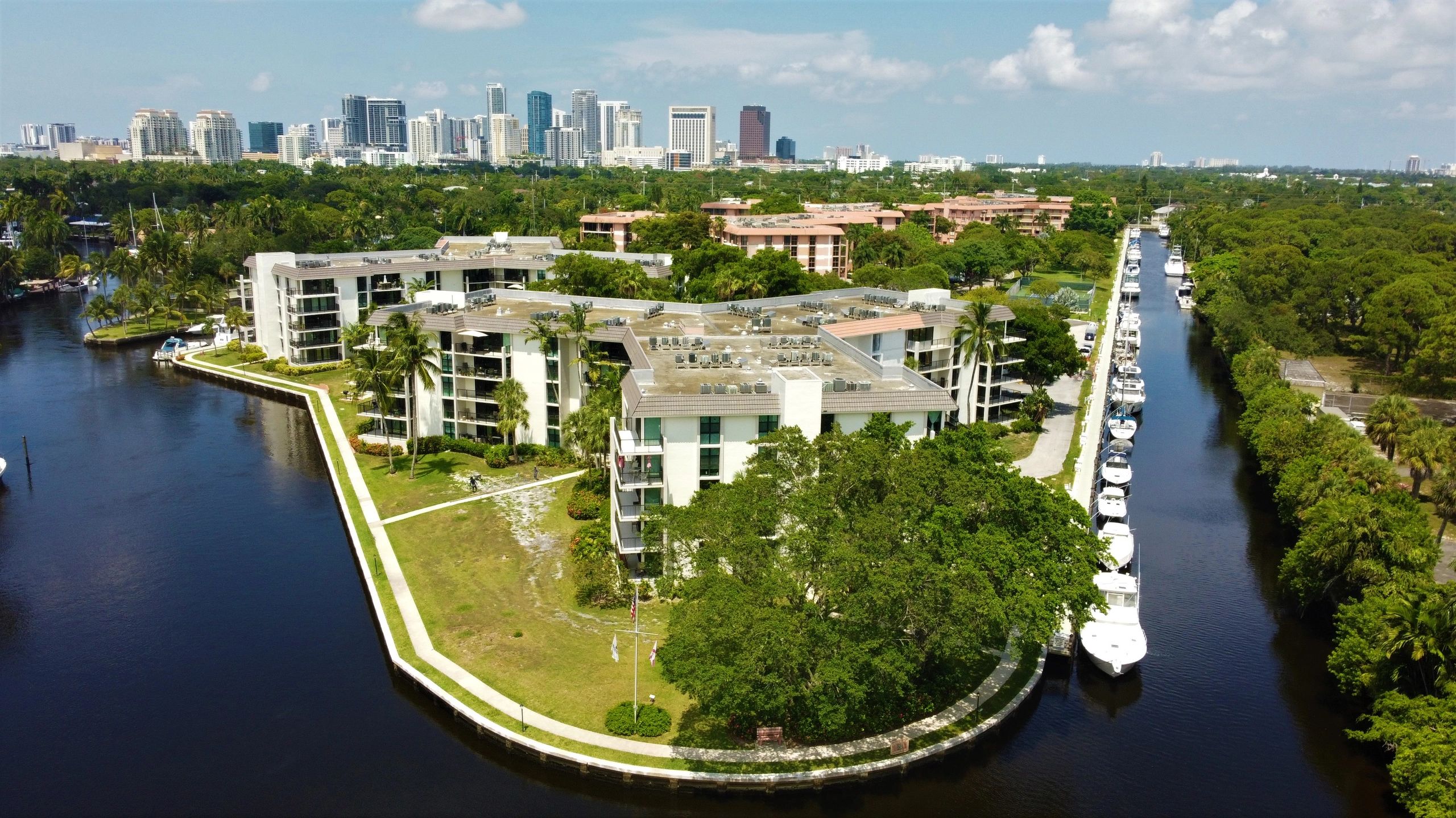 River Reach Island Sales and Leasing