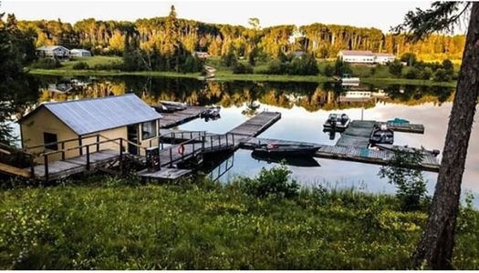 Fin & Feather Resort