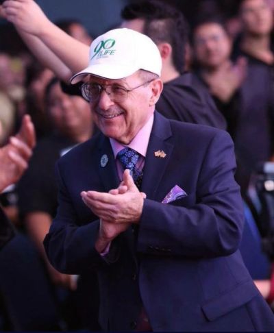 Dr. Wallach