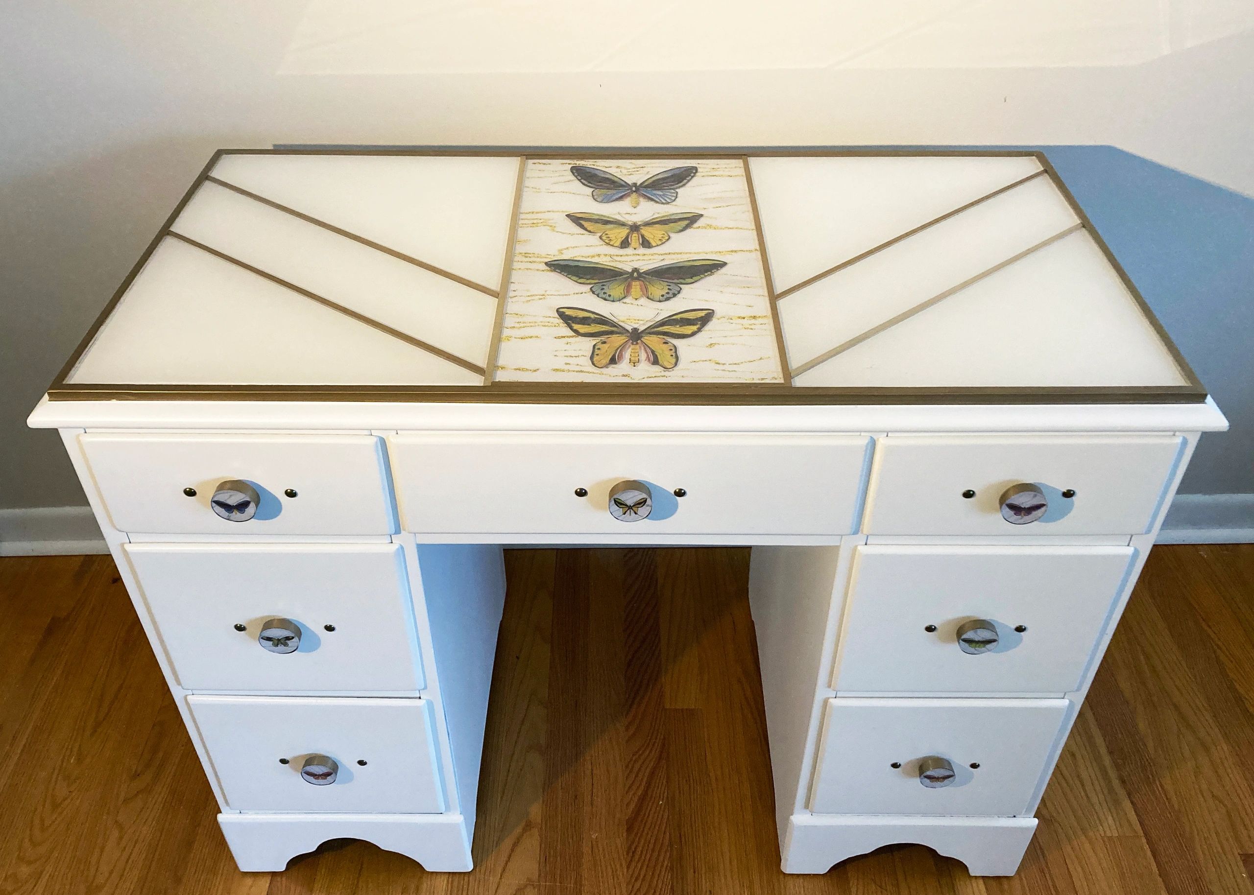 Metamorphosis (2021) Desk