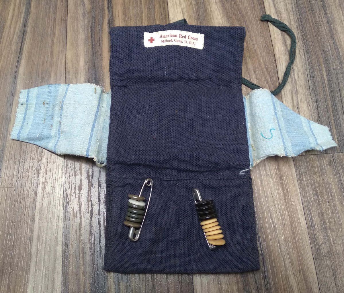 WWII US NAVY SEWING KIT DONATED BY THE AMERICAN RED CROSS, Item #7106