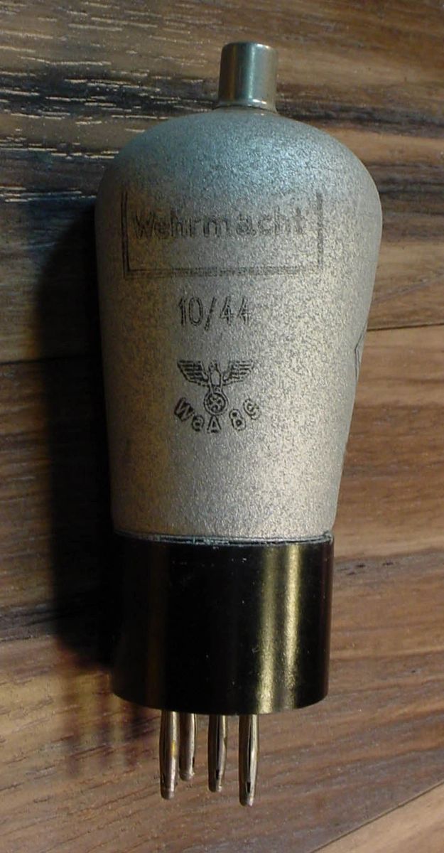 WWII GERMAN RADIO TUBE, Item #3510