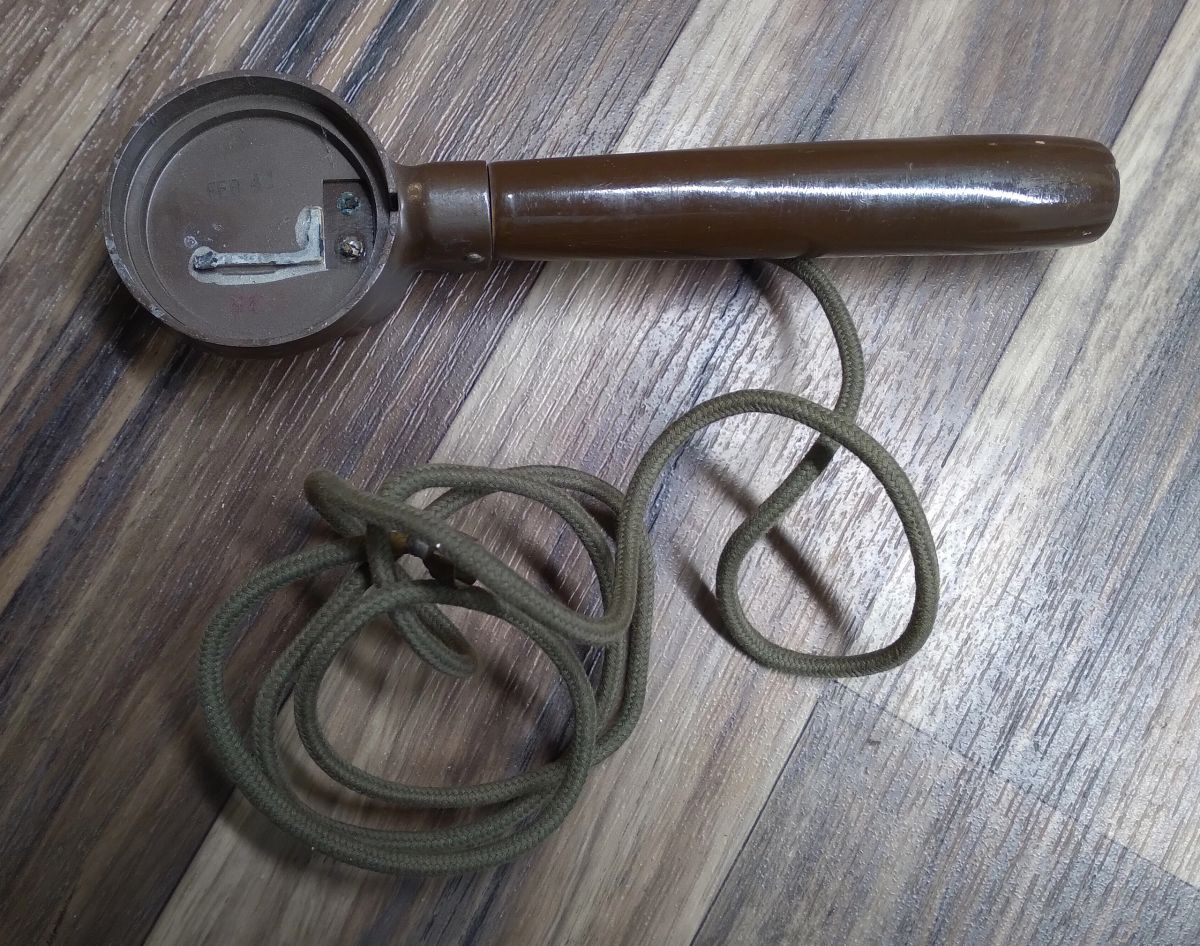 WWII GERMAN ARMY RADIO MICROPHONE PART, Item #9639