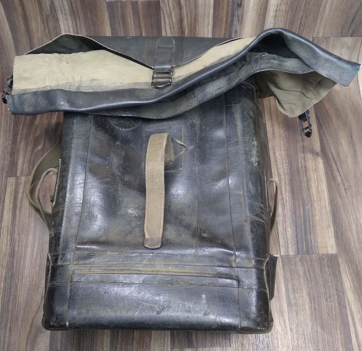 WWII US ARMY INVASION RADIO BACK PACK, Item #7256
