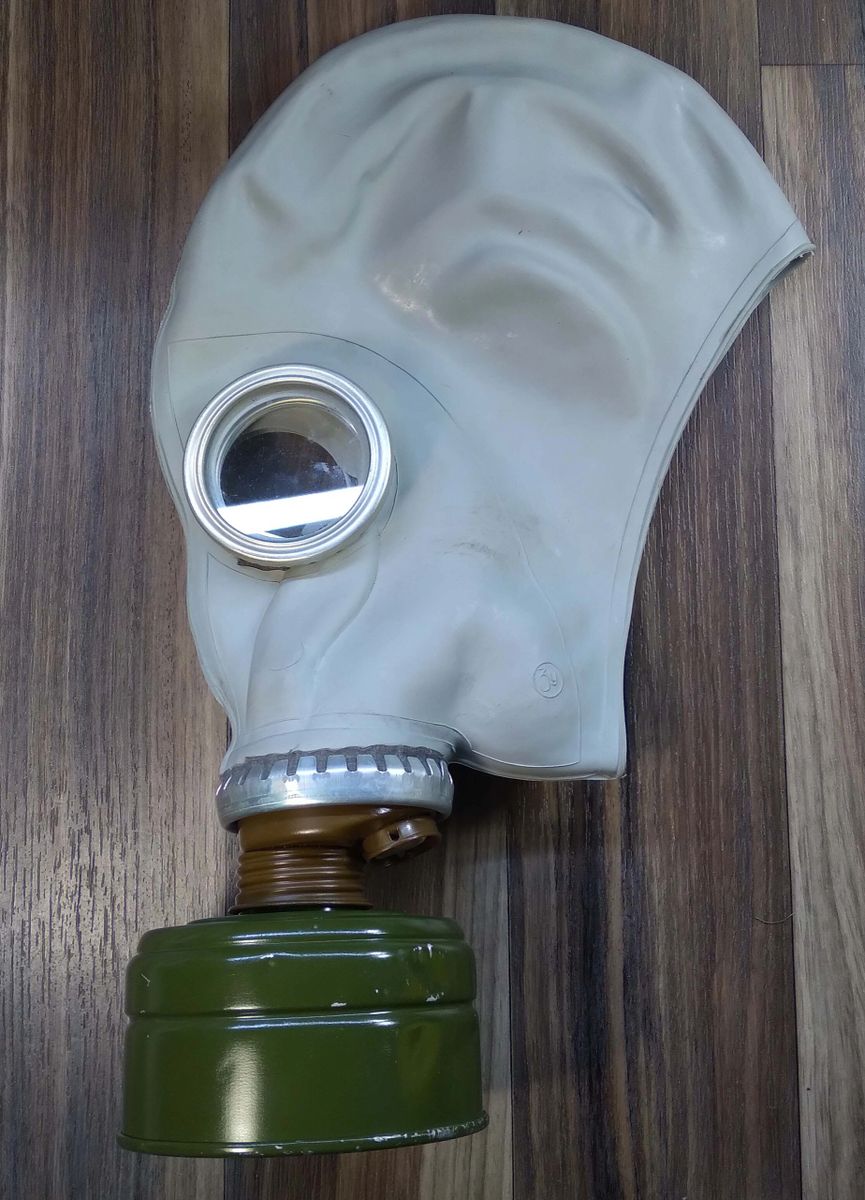 SOLD - COLD WAR RUSSIAN GAS MASK, Item #5399