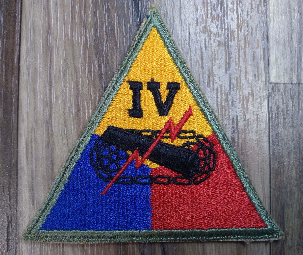 WWII US ARMY 4TH ARMORED TANK IV CORPS PATCH, Item #6212