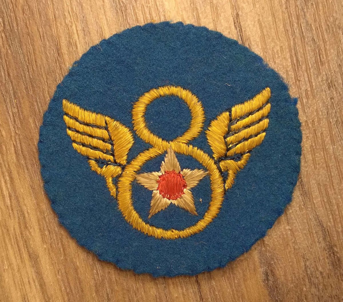 WWII US ARMY AIR CORPS 8TH AAF BRITISH MADE STUBBY WING PATCH, Item #5684