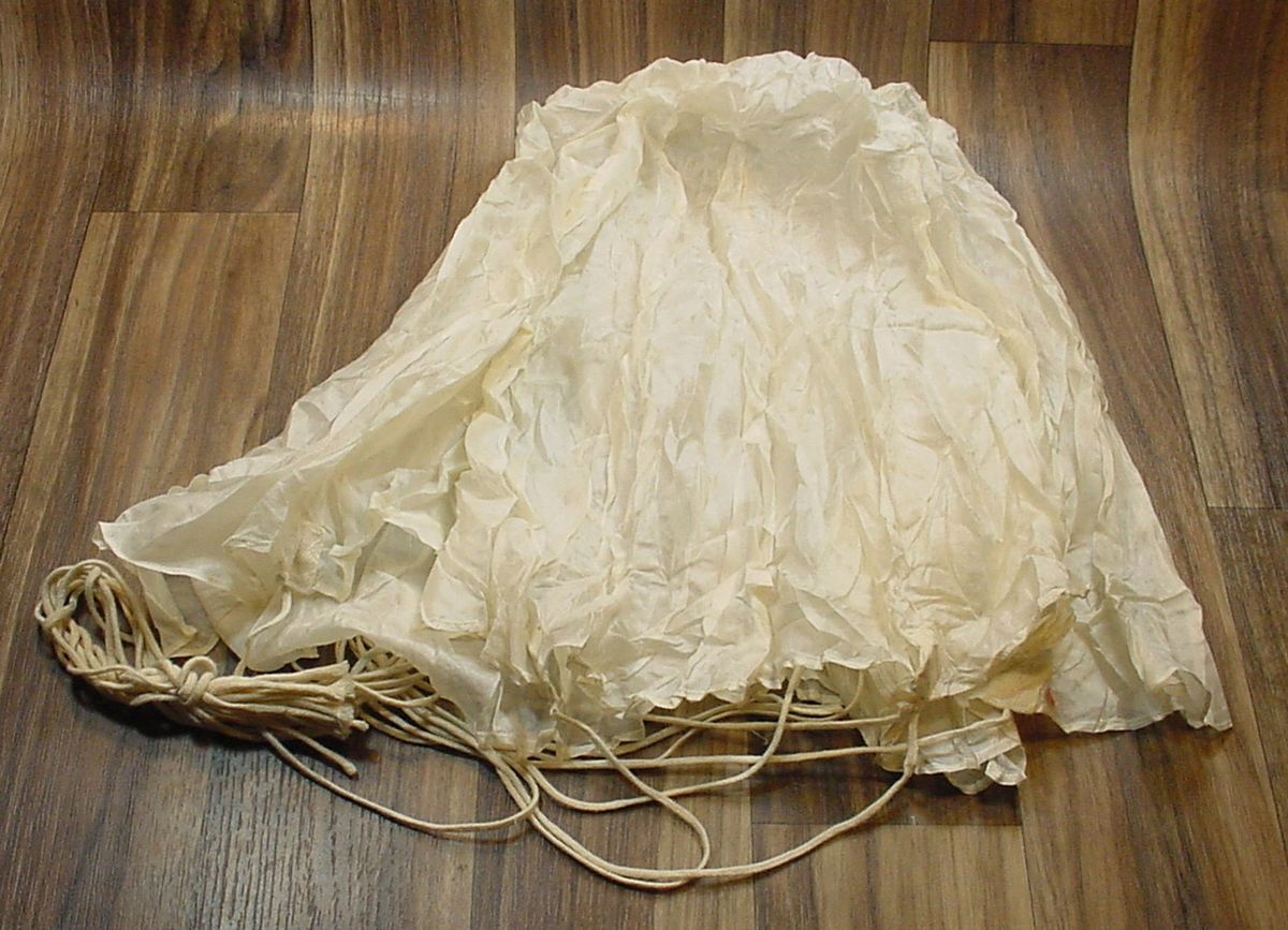 WWII JAPANESE SILK PARACHUTE FROM AN ILLUMINATION FLARE, Item #2542
