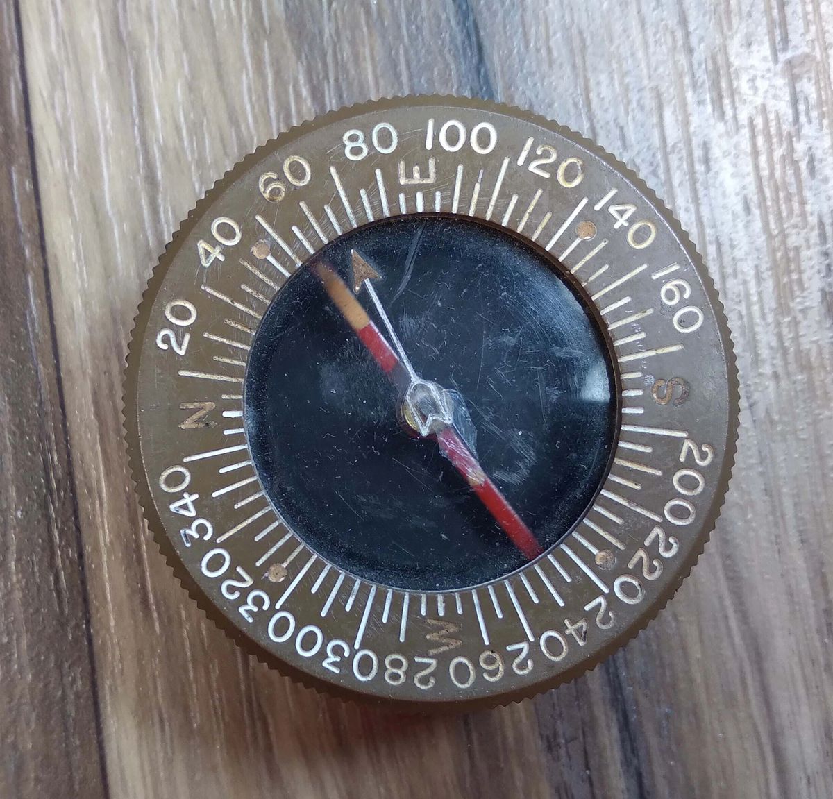 WWII U.S. ARMY PARATROOPER WRIST COMPASS, Item #5948