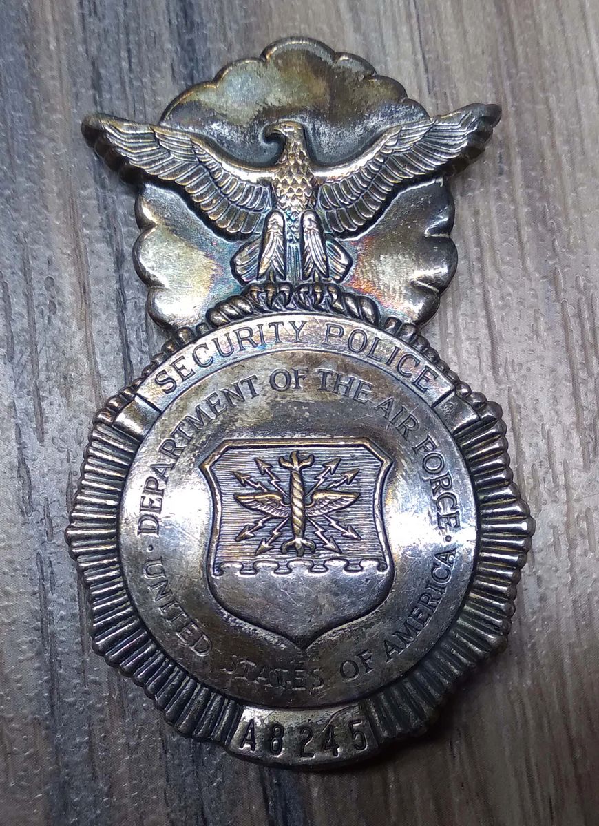 VIETNAM U.S. AIR FORCE SECURITY POLICE BADGE, Item #6401