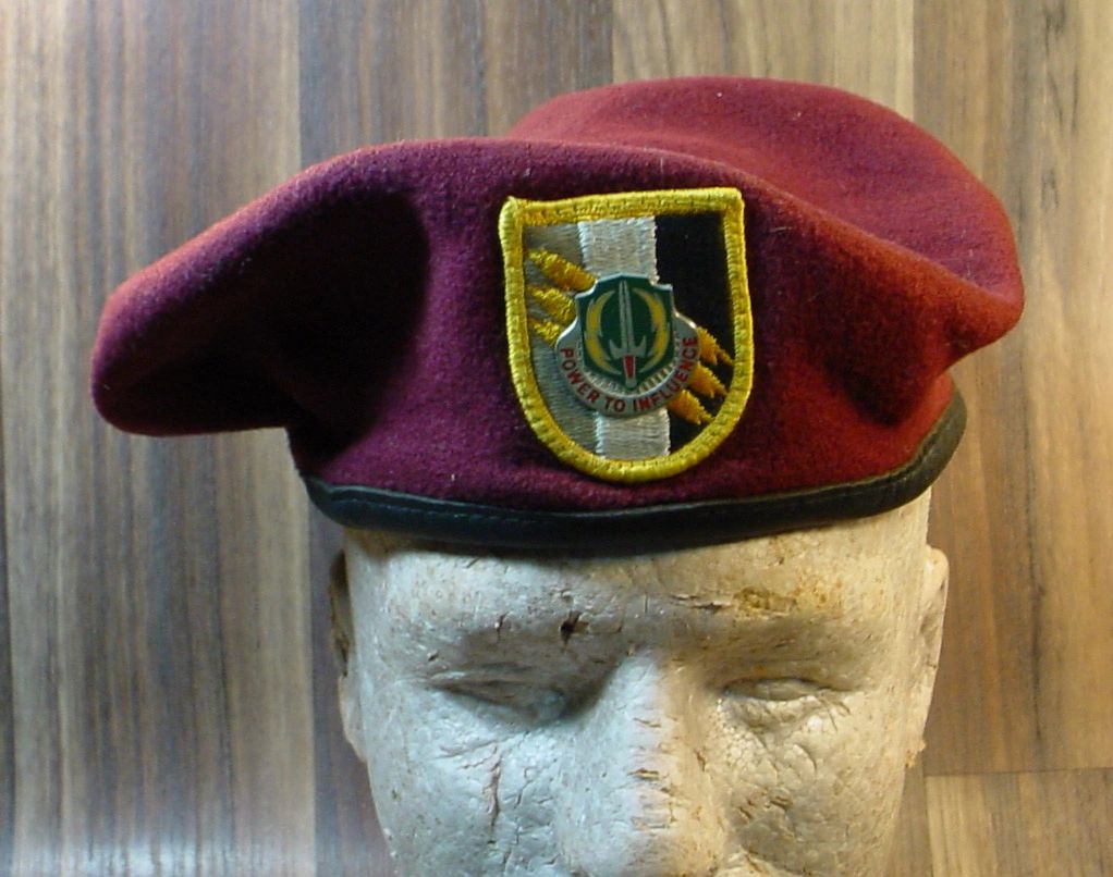 US ARMY PSYCHOLOGICAL OPERATIONS MAROON BERET WITH FLASH AND CREST ...