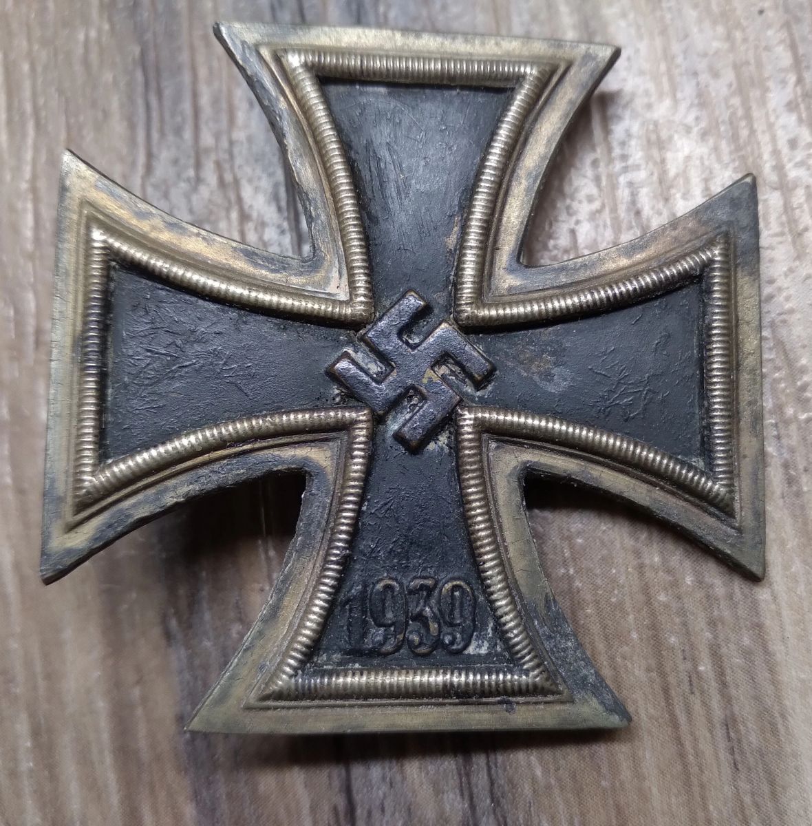 WWII GERMAN 1ST CLASS IRON CROSS MISSING CATCH, Item #9061