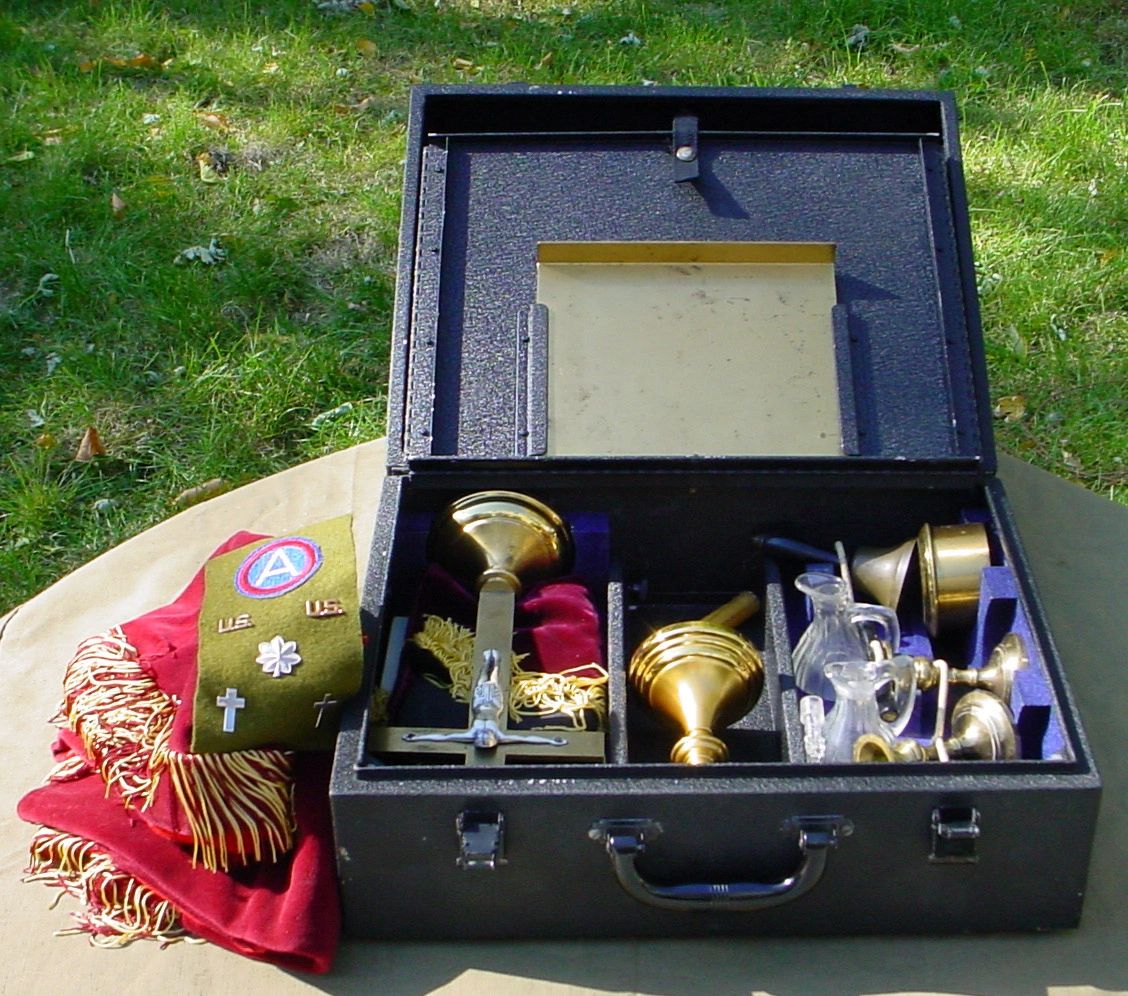SOLD - US ARMY VIETNAM ERA CHRISTIAN CHAPLAIN FIELD COMMUNION KIT, Item ...