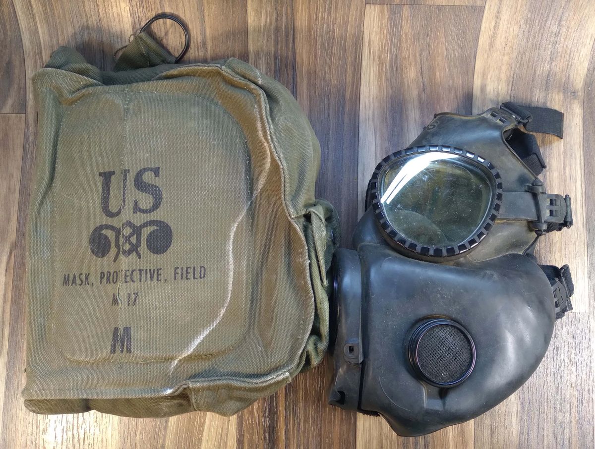 SOLD - VIETNAM WAR US ARMY M19 GAS MASK IN CARRYING BAG WITH STRAP ...