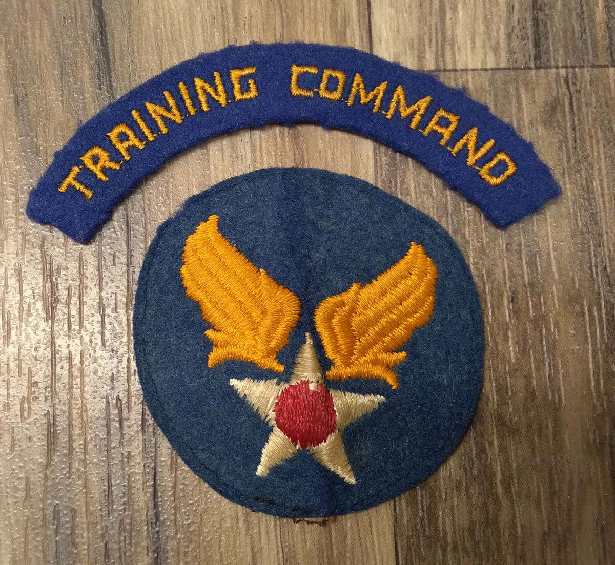 WWII U.S. ARMY AIR FORCES TRAINING COMMAND ARC PATCH ON WOOL AAF PATCH ...