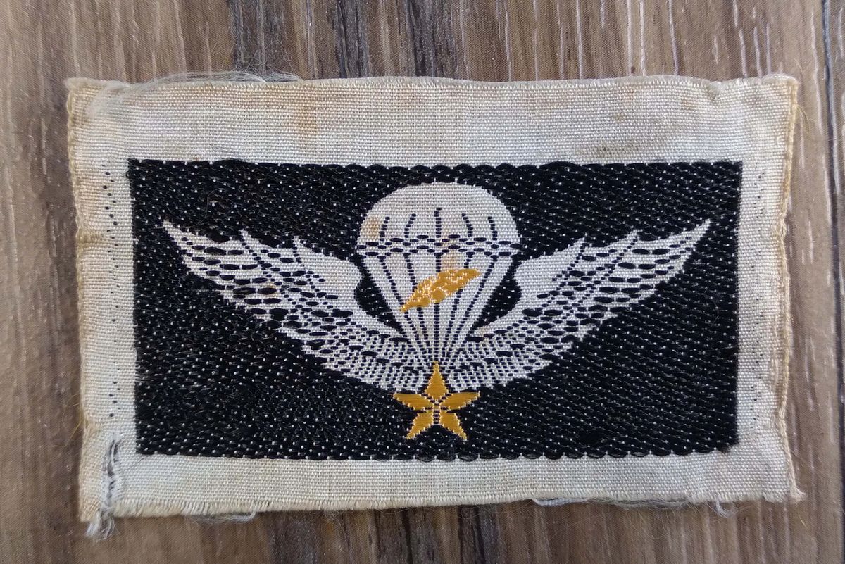 VIETNAM ERA SOUTH VIETNAMESE AIRBORNE WING PATCH, Item #4598