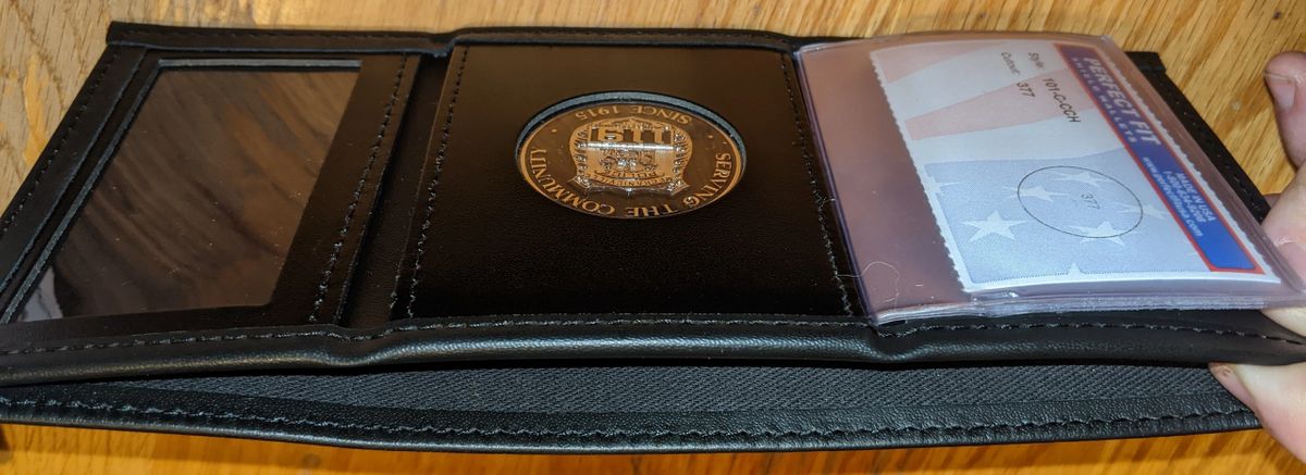 Challenge Coin Holder Wallet with Credit Card Slots