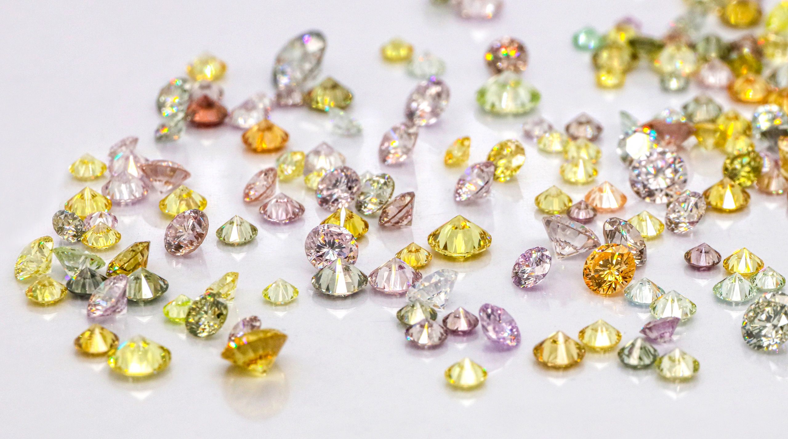Exquisite Diamonds: Natural Color Diamond & Engagement Rings