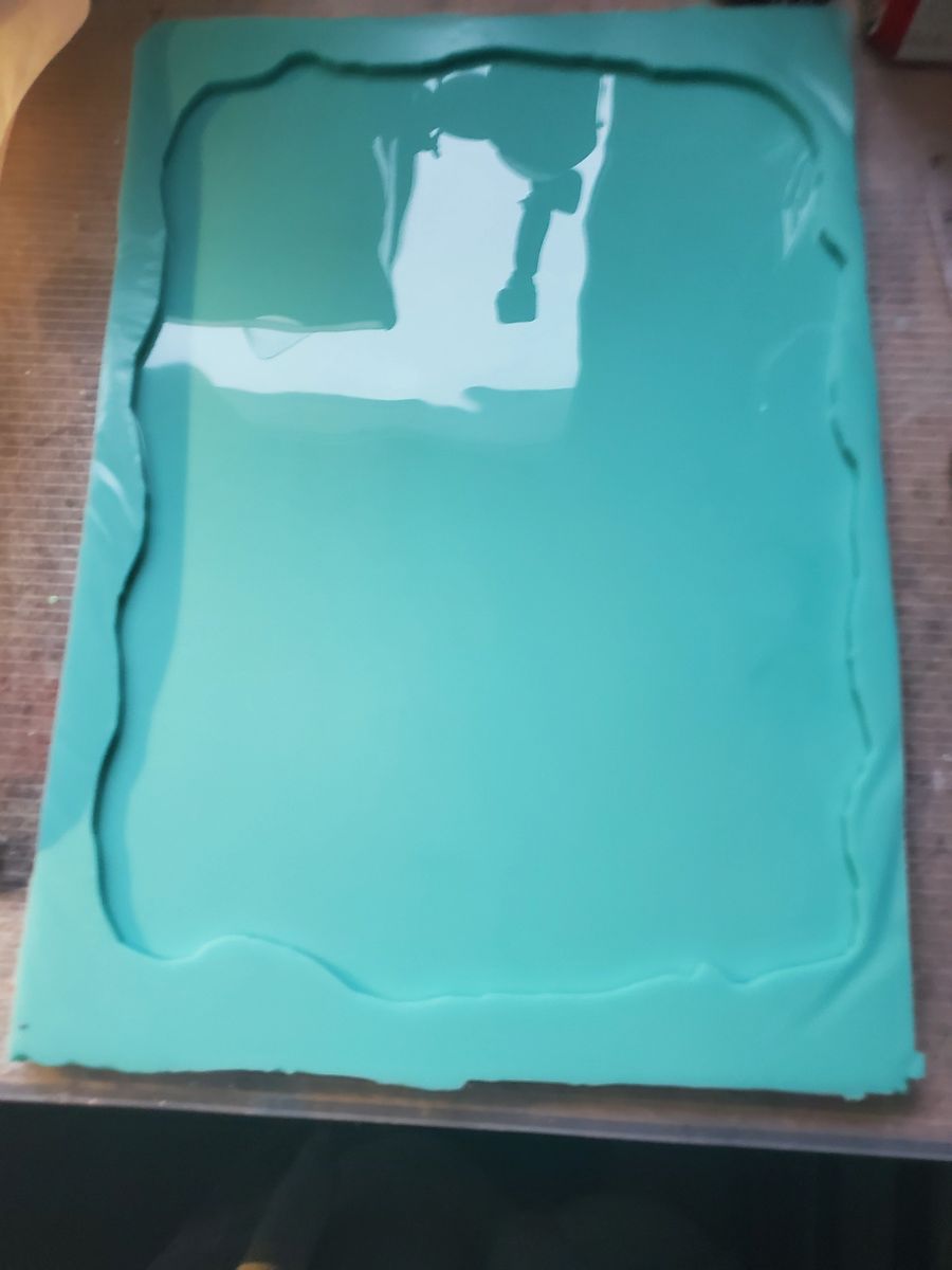 Large free form edge tray