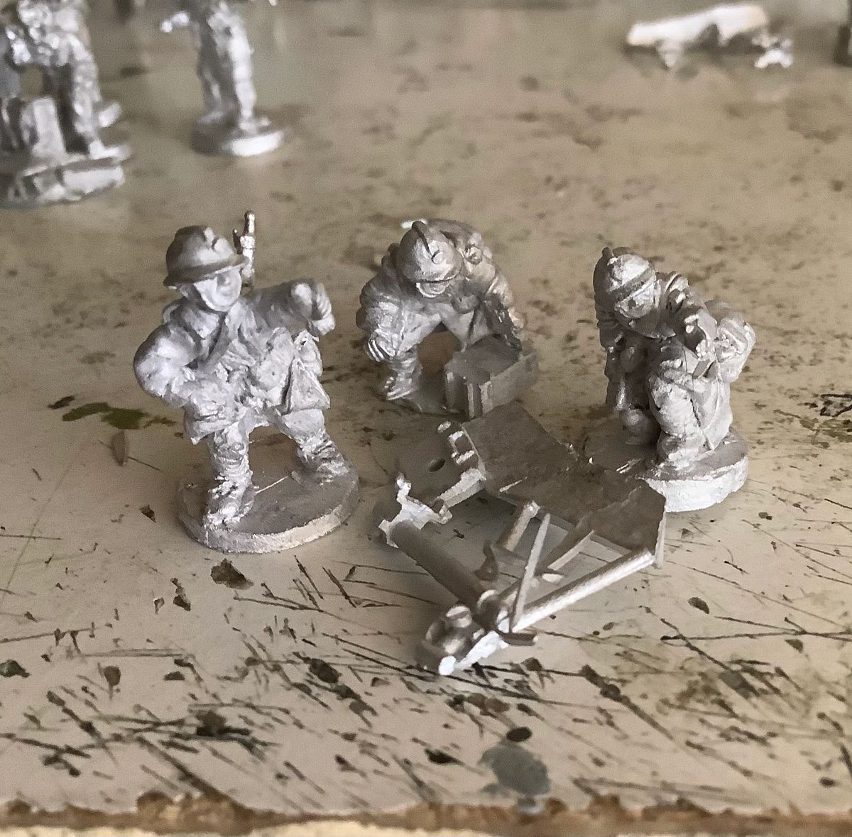 FR04a 81mm mortar firing with 3 crew