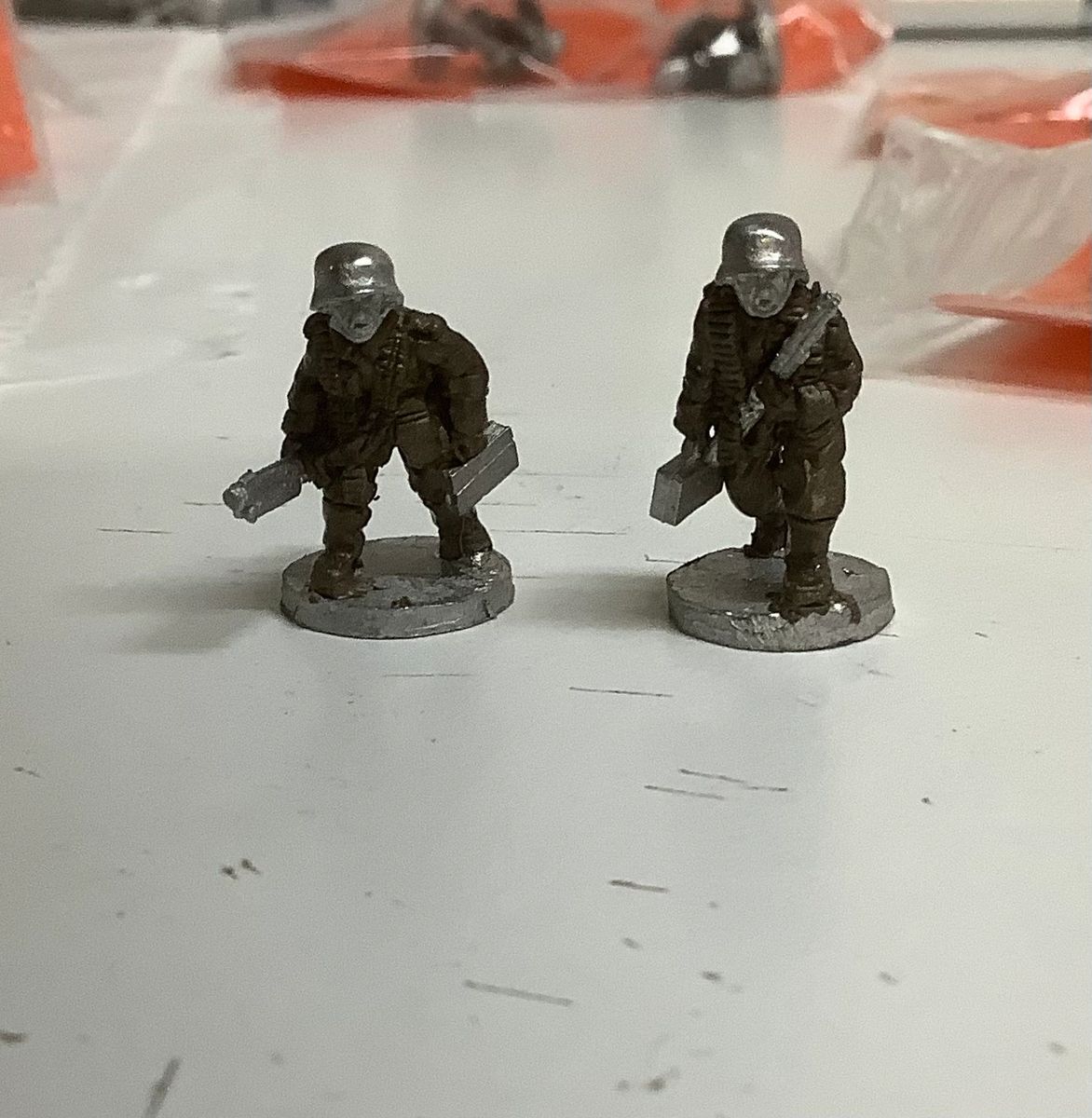 BG2 2 Man LMG team with bipod MG34 no Y strap advancing