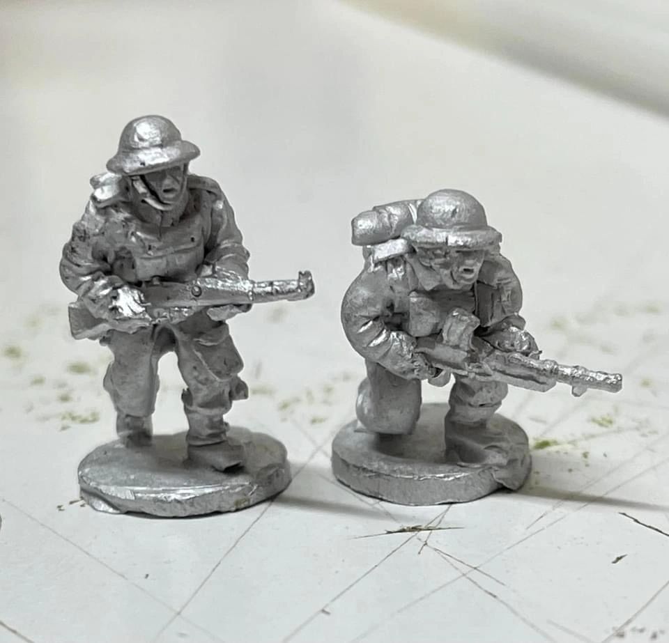 20mm BEF02 advancing Bren team