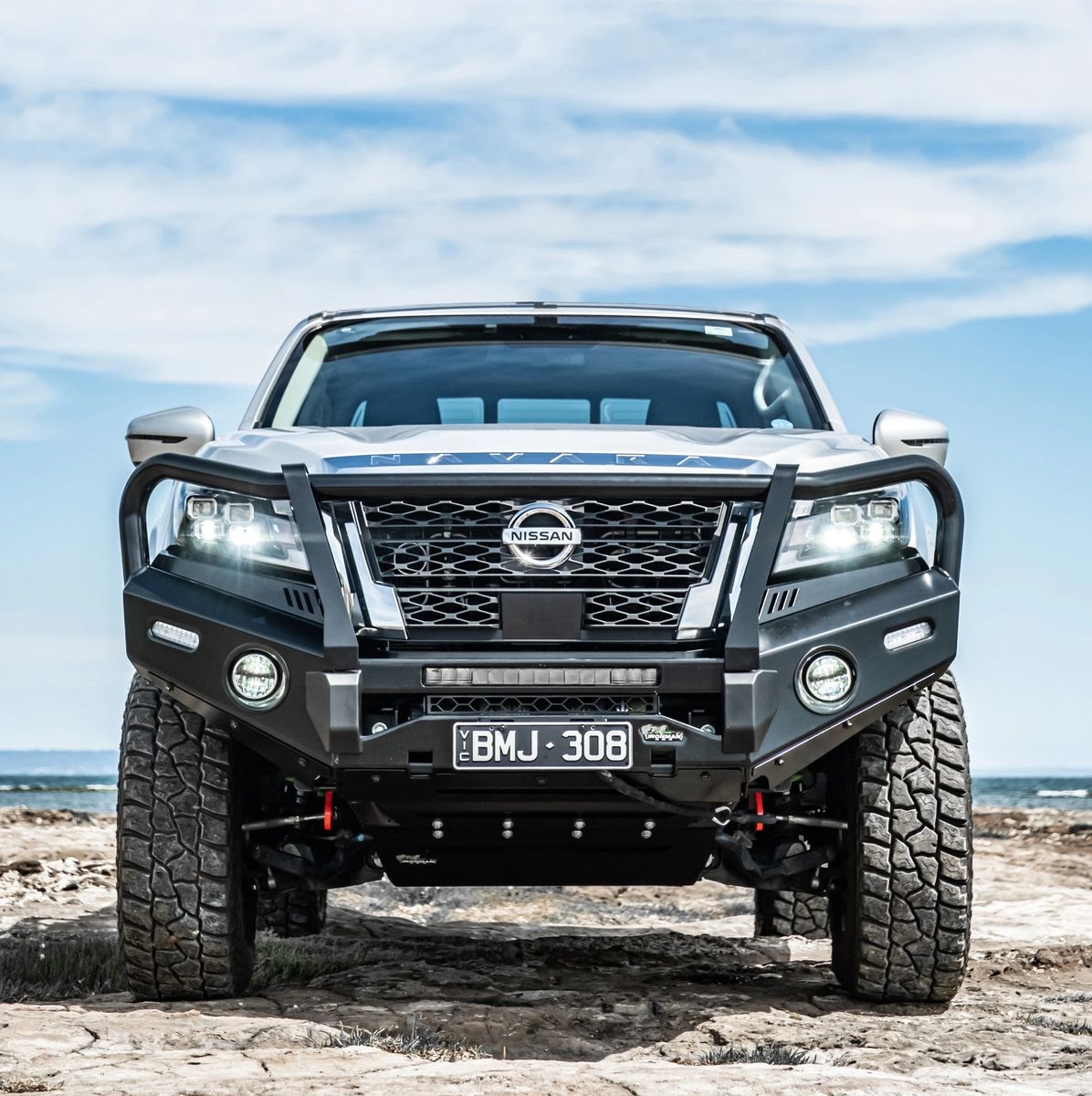 DEFENSA DELANTERA NISSAN FRONTIER 2021 EN ADELANTE