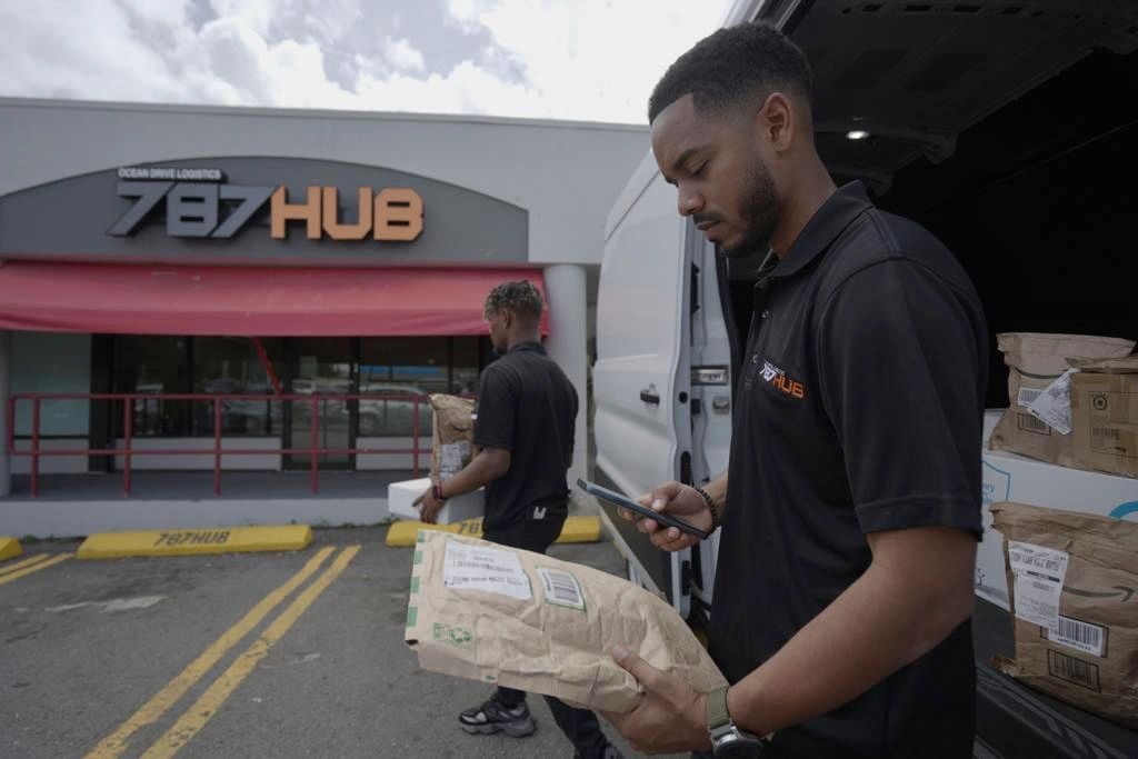 Amazon Pick Up | 787Hub