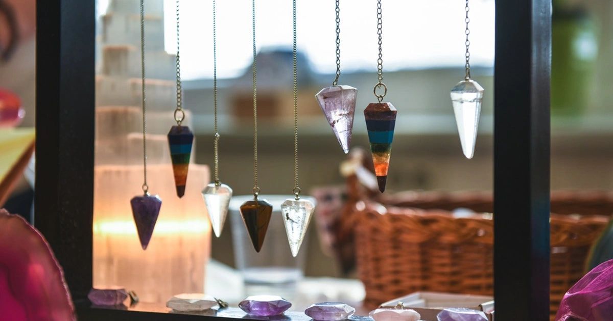 Pendulum Guide: How To Use One When Making Vital Life Decisions