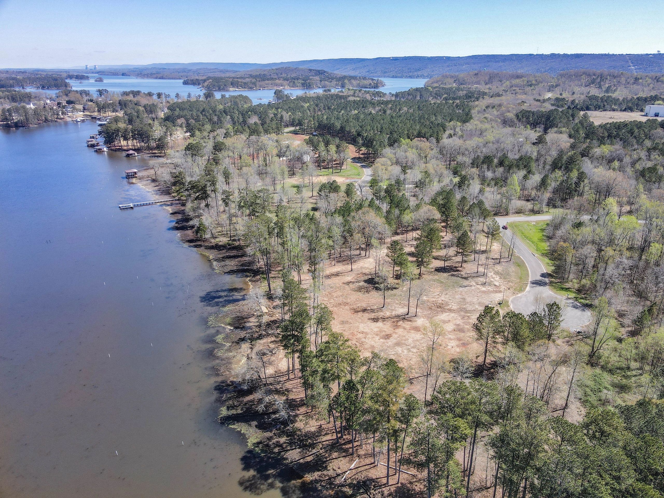 Top 5 Reasons to Buy a Lakefront Property at Lake Guntersville