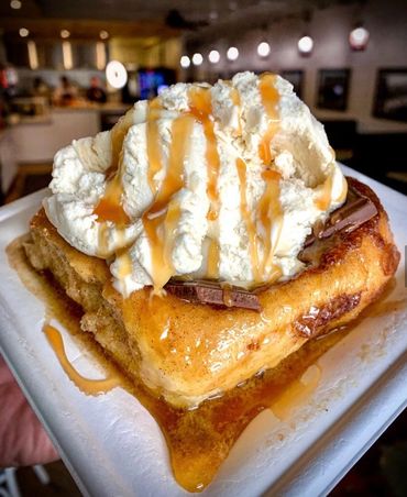 Gil's Broiler & The Manske Roll Bakery - Bakery, Burgers