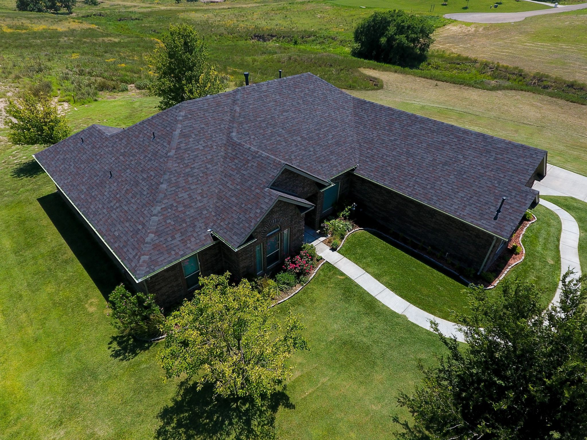 EAGLE ROOFING & CONSTRUCTION - Home