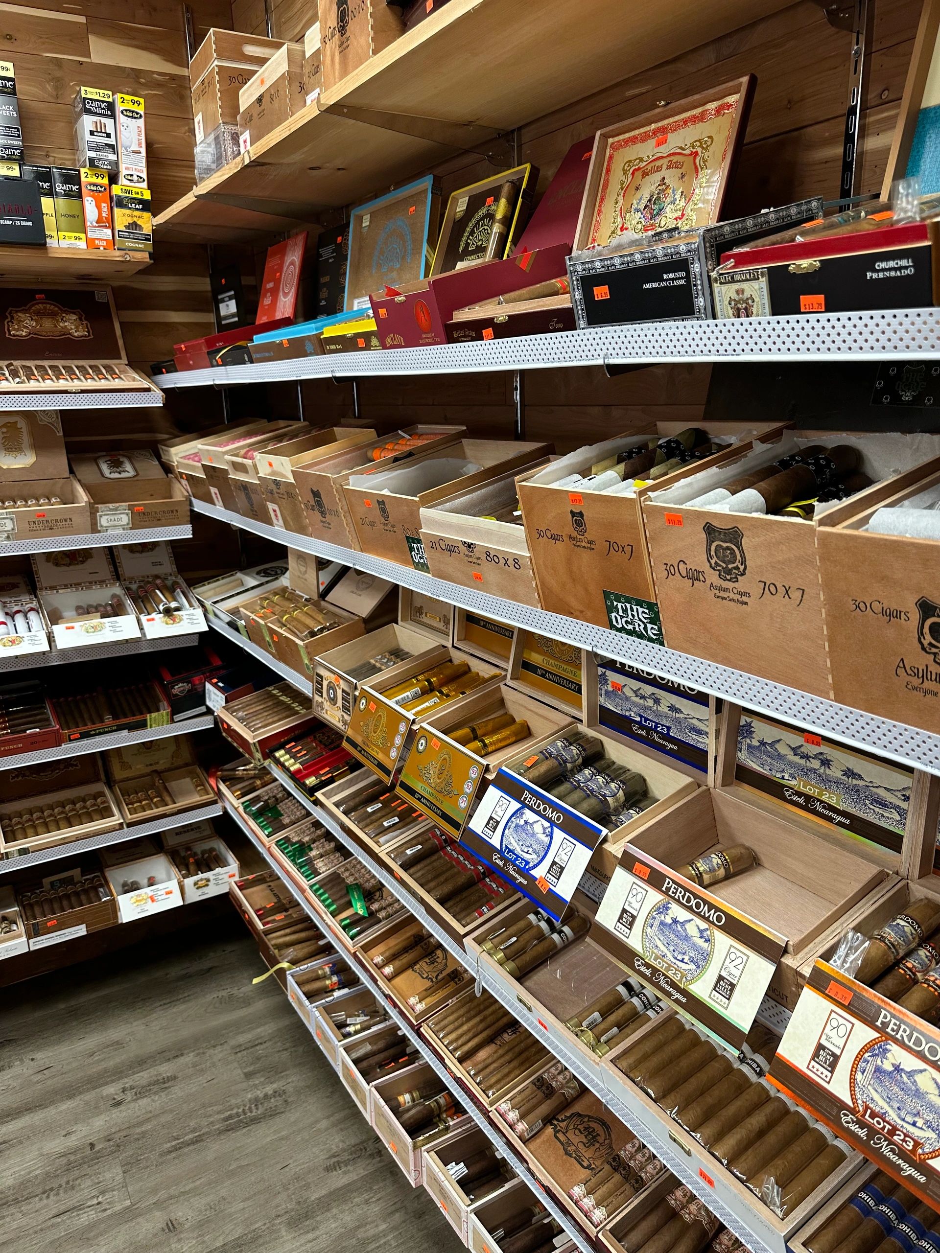 East Islip's Premier Cigar Shop | Finest Hand-Rolled Cigars & Accessories