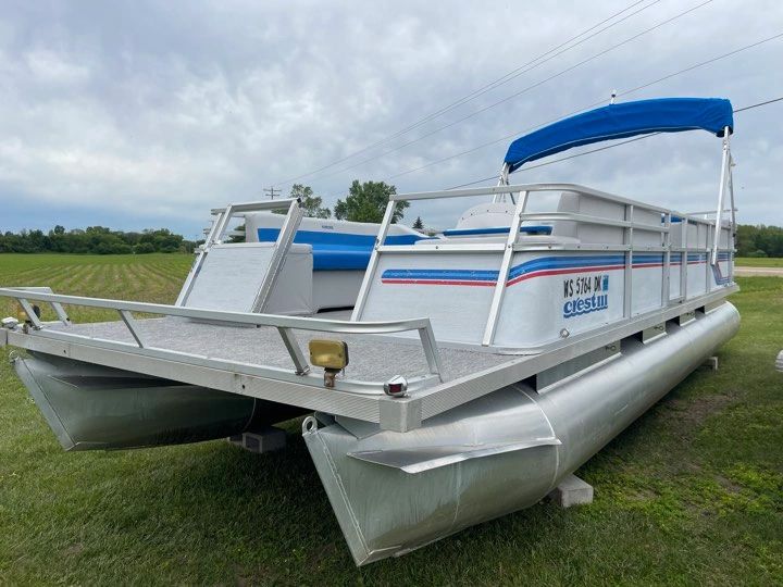 1993 CREST III 24 FOOT PONTOON WITH 40 HP YAMAHA