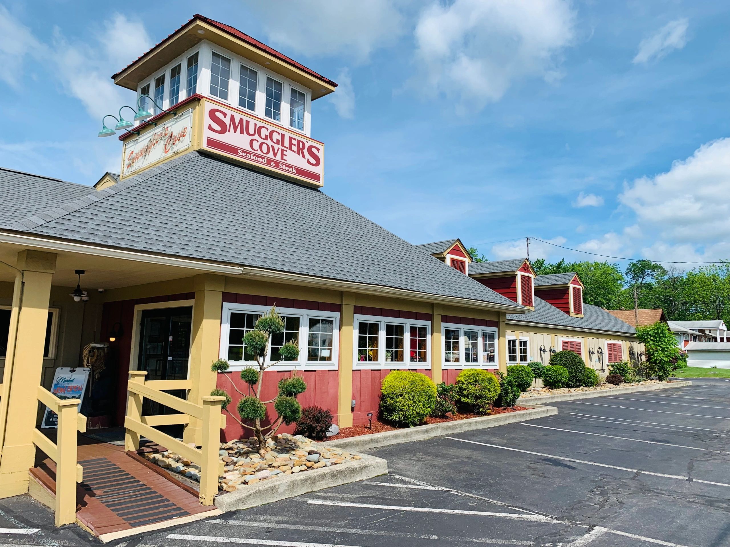 Smuggler's Cove - Seafood, Crab Legs, Seafood Restaurant, Lobster