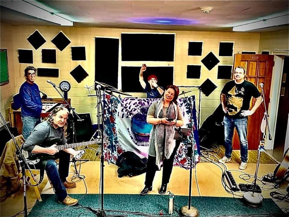 Home Page [jamstraightband.com]