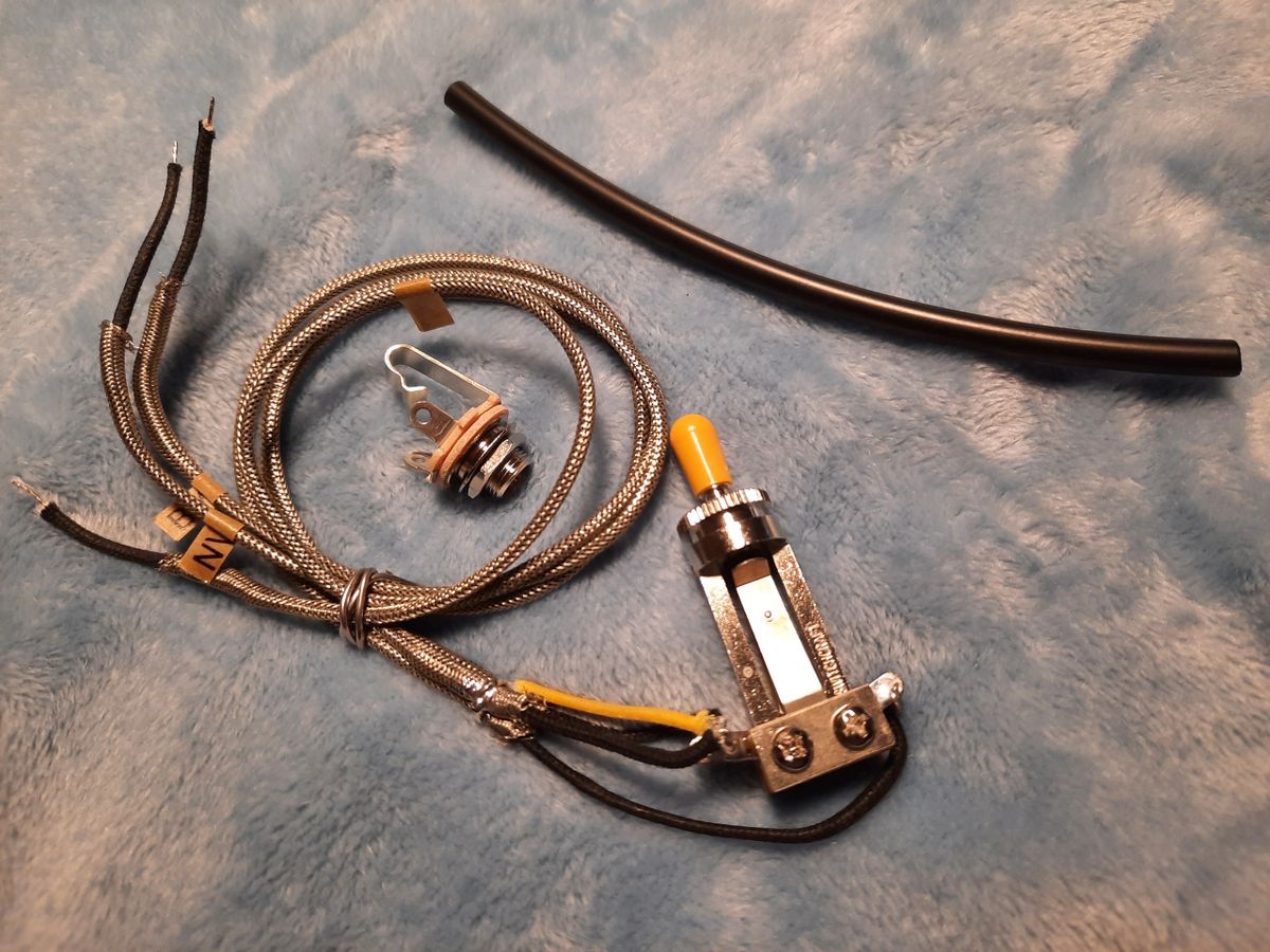 Switchcraft 3 way toggle switch and output jack