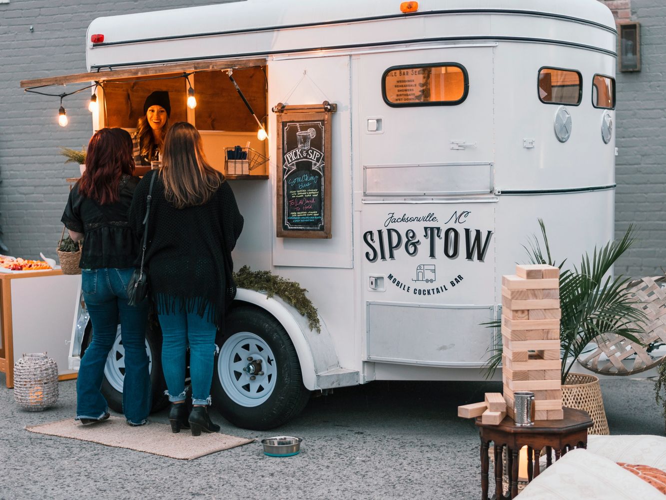 Bartending - Sip & Tow Mobile Cocktail Bar