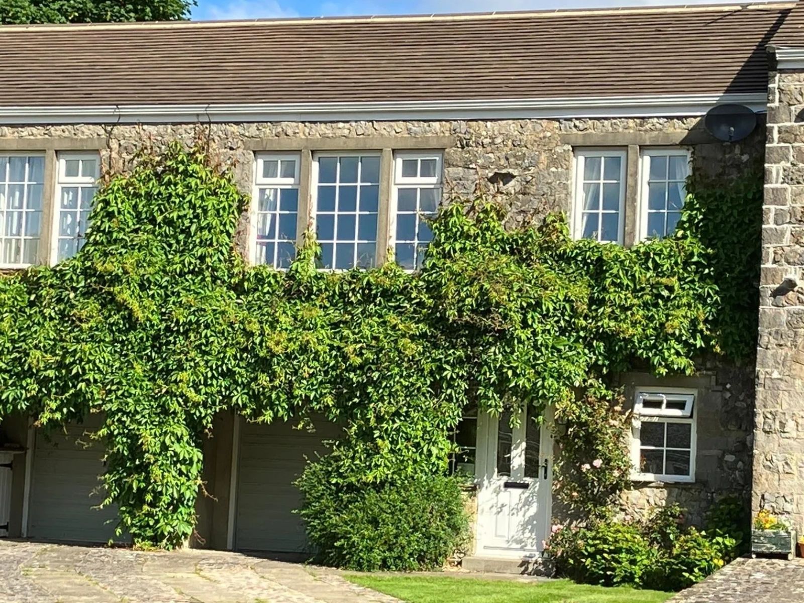 A delightful 2-bedroom cottage, nestled in the heart of the Yorkshire Dales