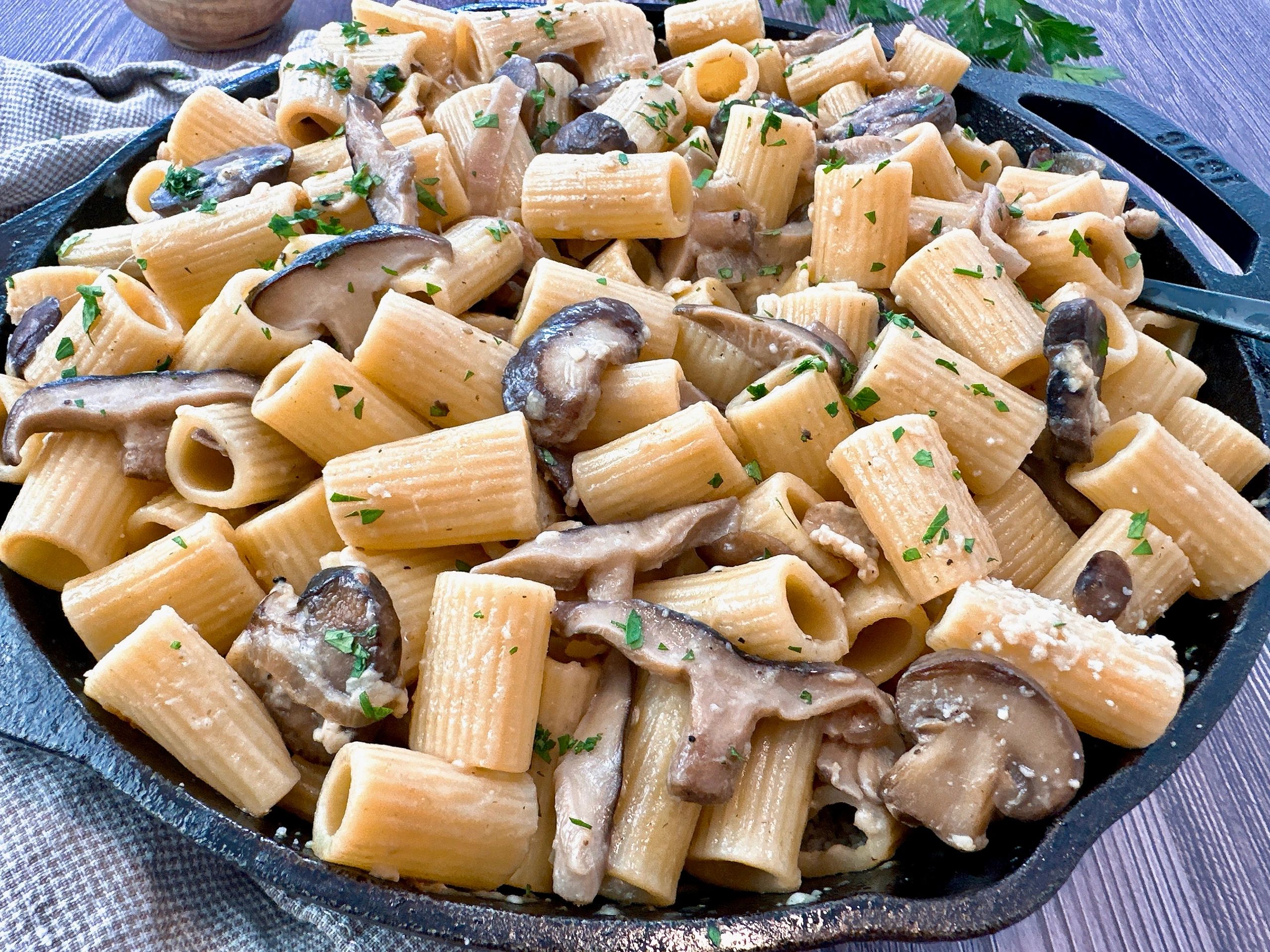 Rigatoni with Creamy Mushroom Sauce