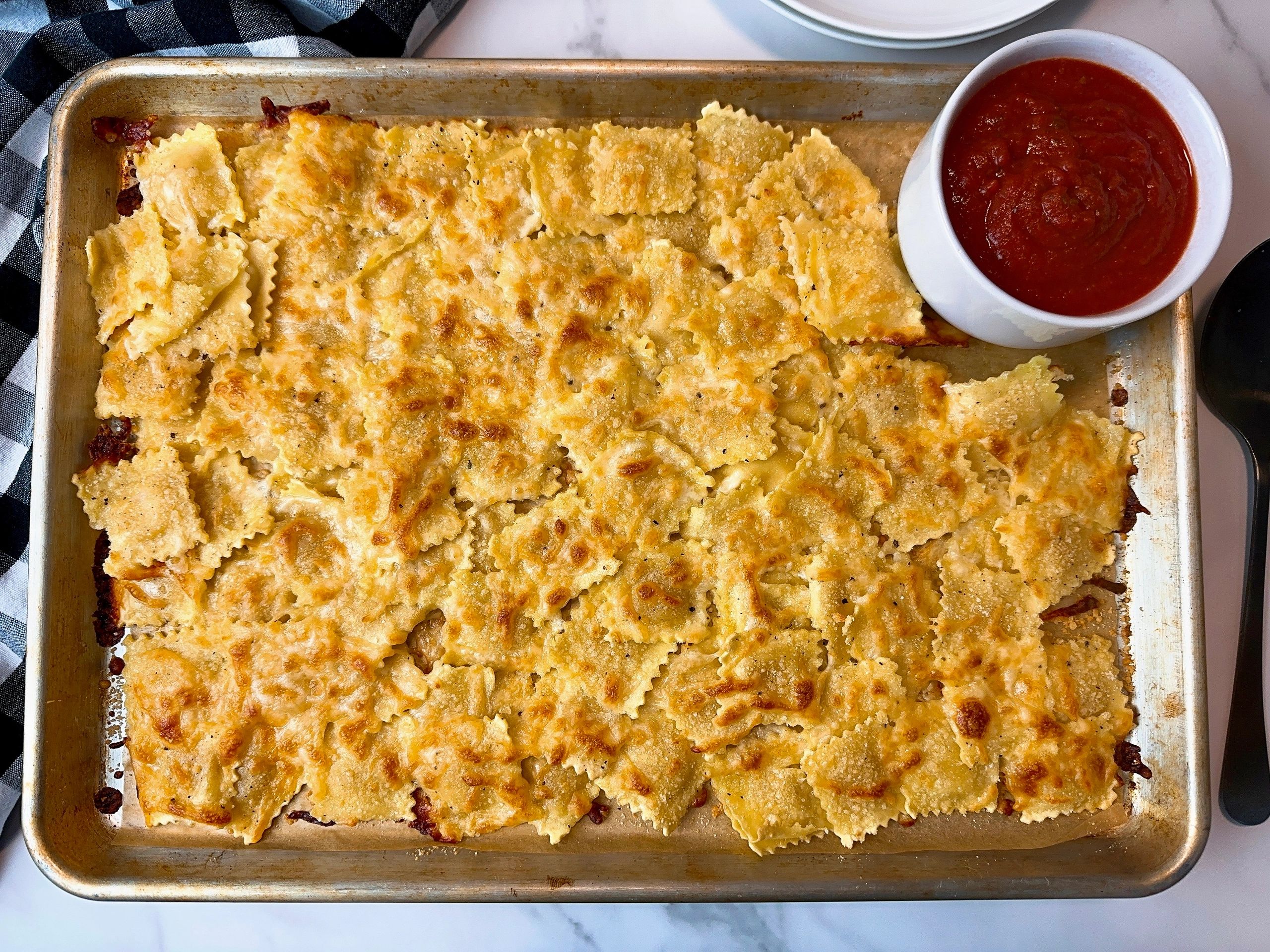 Cheesy Toasted Ravioli with Marinara
