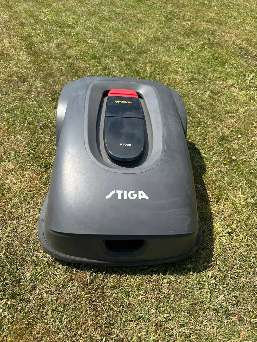 Stiga A 5000 refurbished demo robot including local standard installation