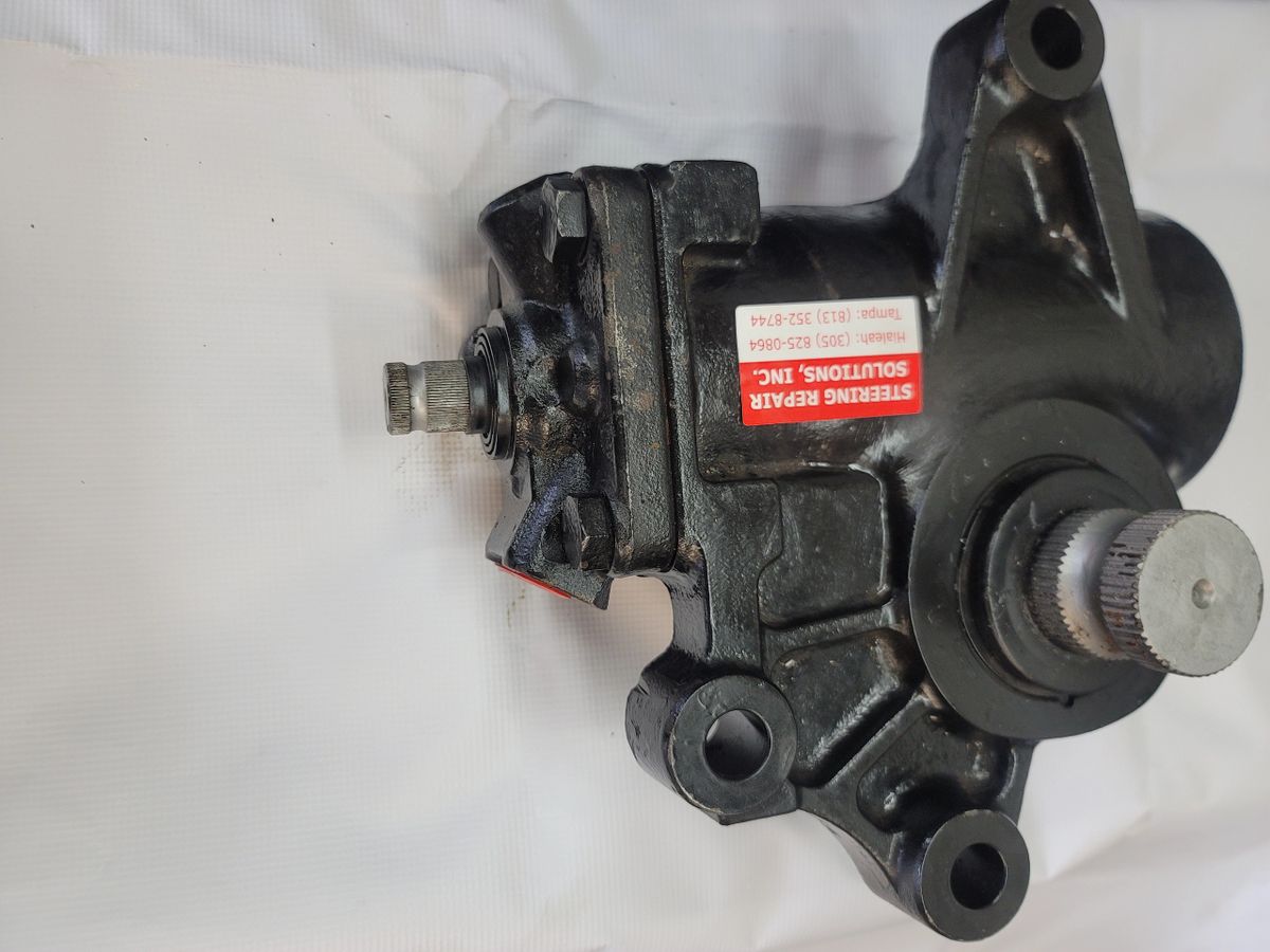 ZF STEERING GEAR BOX