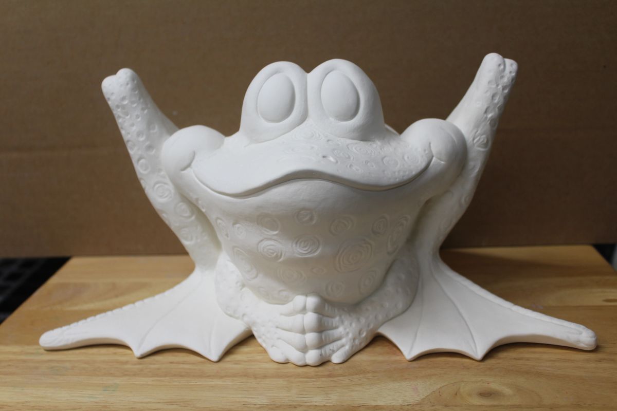 Large Oggy Froggy planter