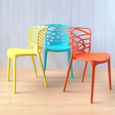 SILLAS DE POLIPROPILENO