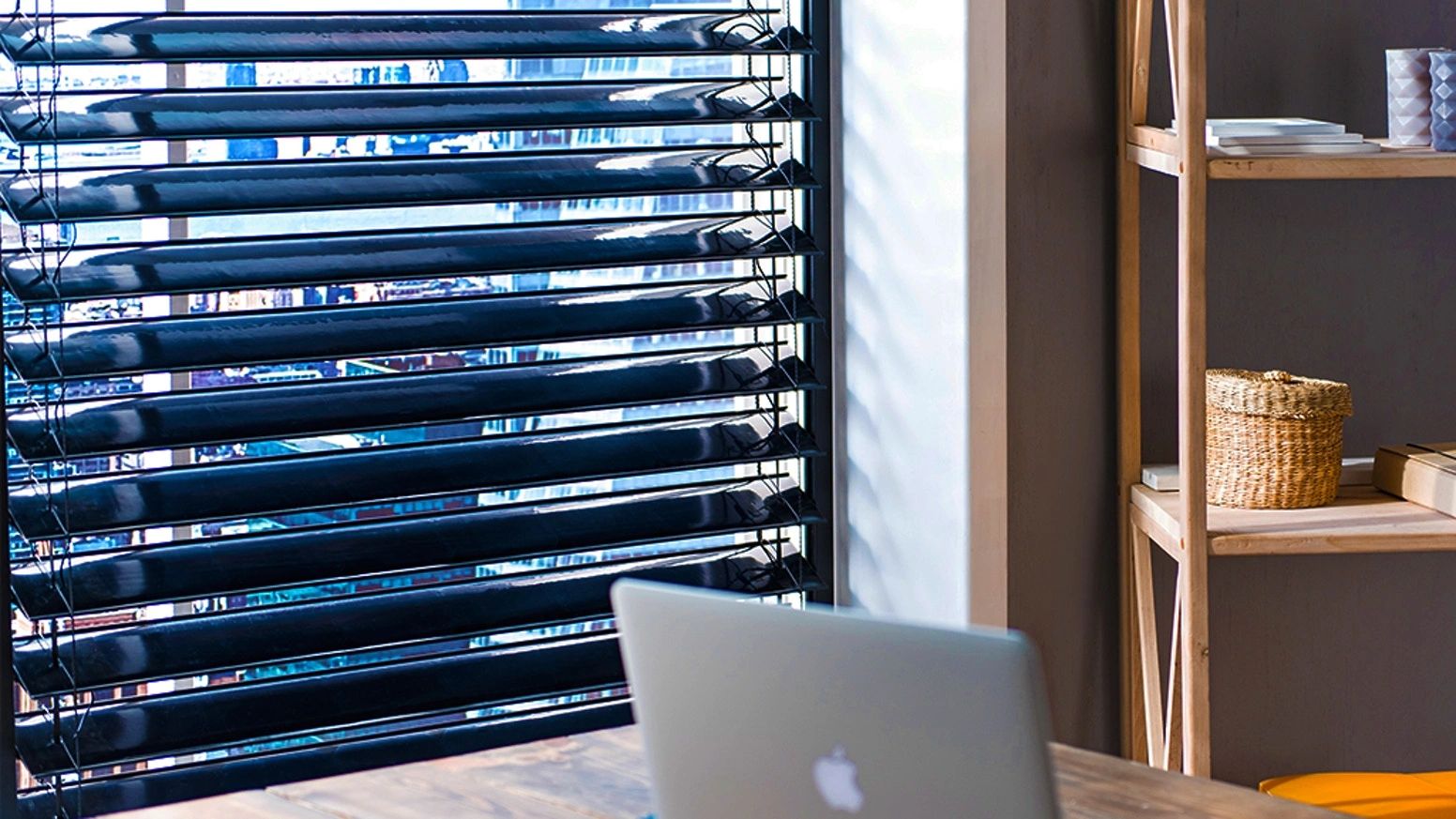 Persiana Solar: Saiba Tudo Sobre Este Produto Inteligente