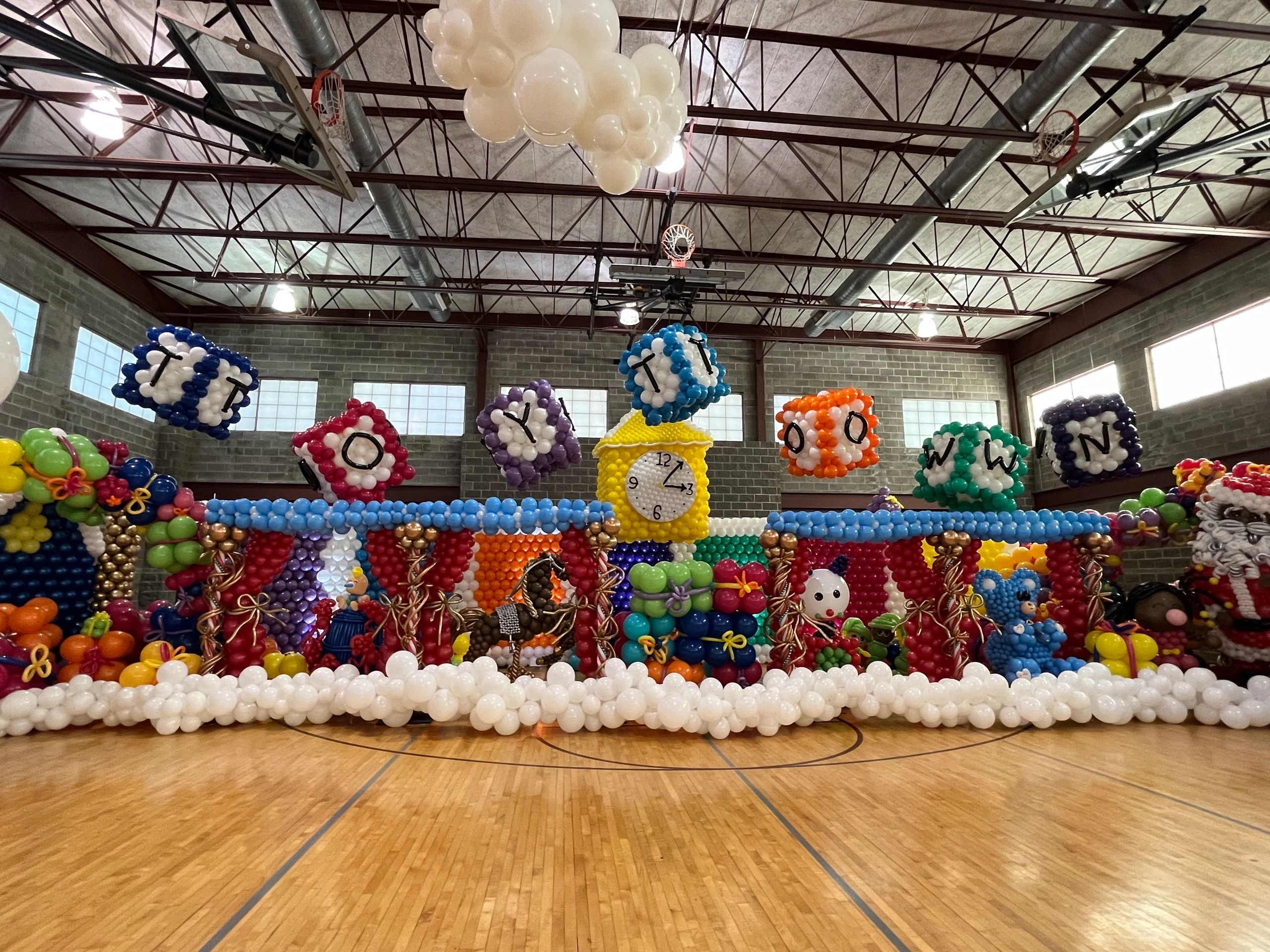 Art Haus Balloon Company LLC - Balloon Decorations, Party Supplies