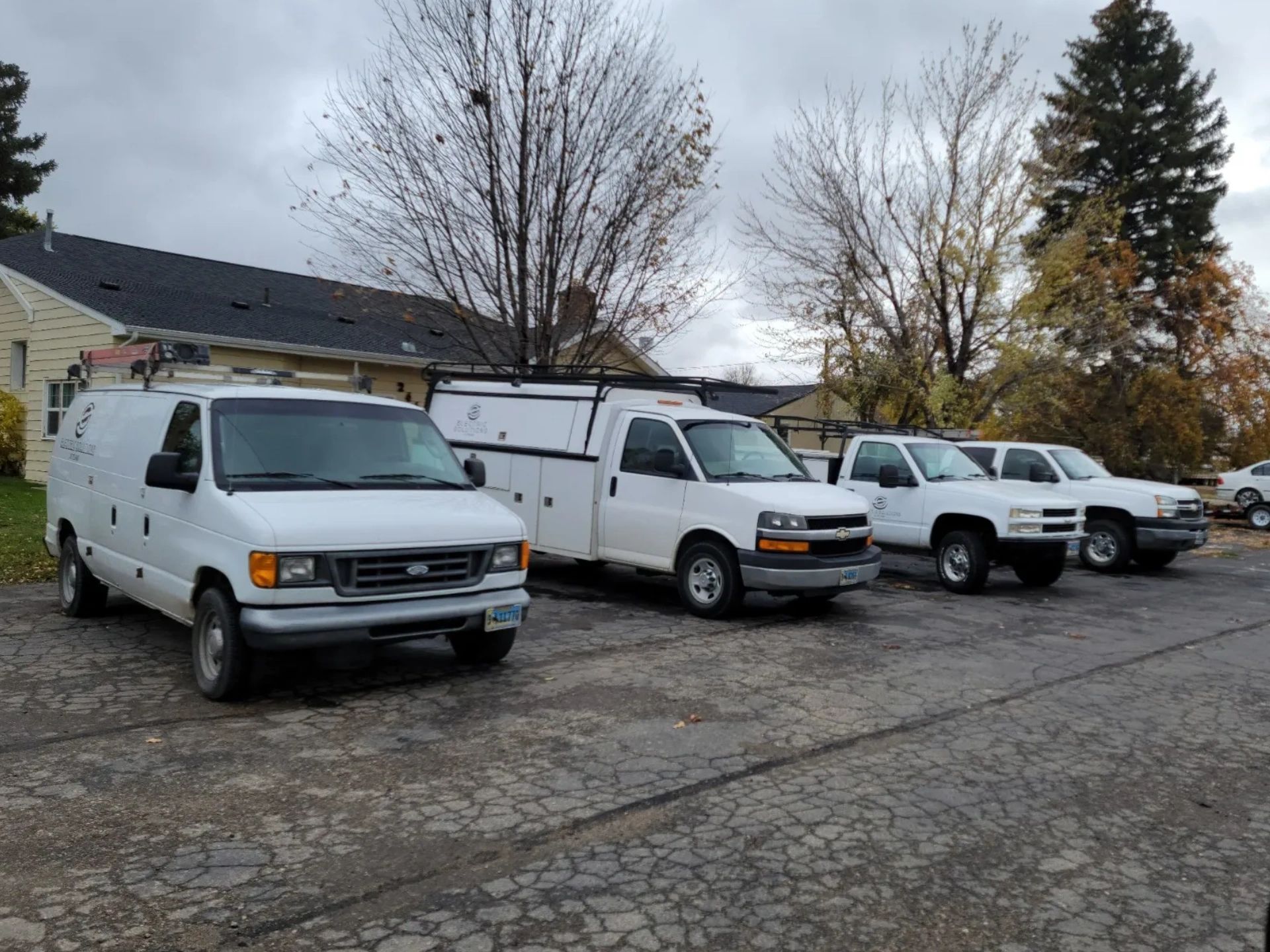 Electrician - Electric Solutions