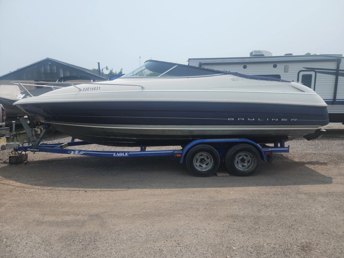 1997 Bayliner 2050 Capri with Trailer